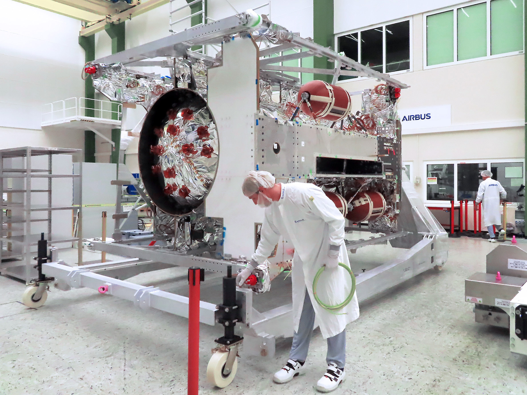 Airbus´ JUICE spacecraft nearing completion - ADS Advance Airbus´ JUICE spacecraft nearing completion - ADS Advance