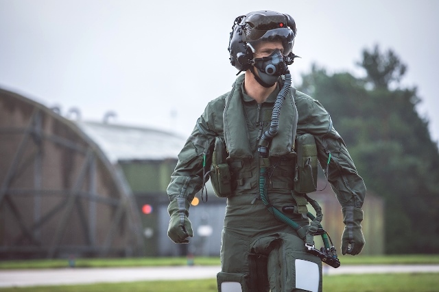 Lieutenant General Simon Hamilton CBE has now formally taken over as DE ...