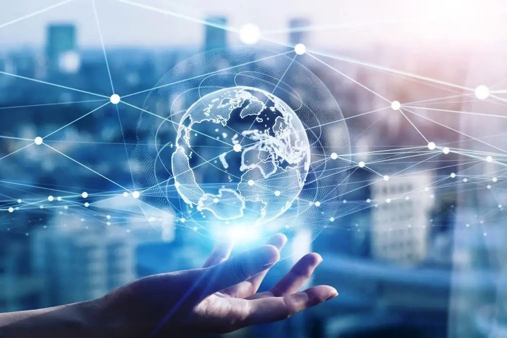 Lieutenant General Simon Hamilton CBE has now formally taken over as DE ...