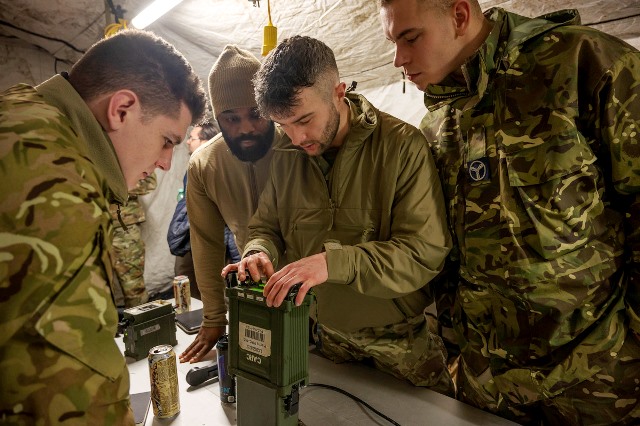 RAF and USAF strengthen their global communications